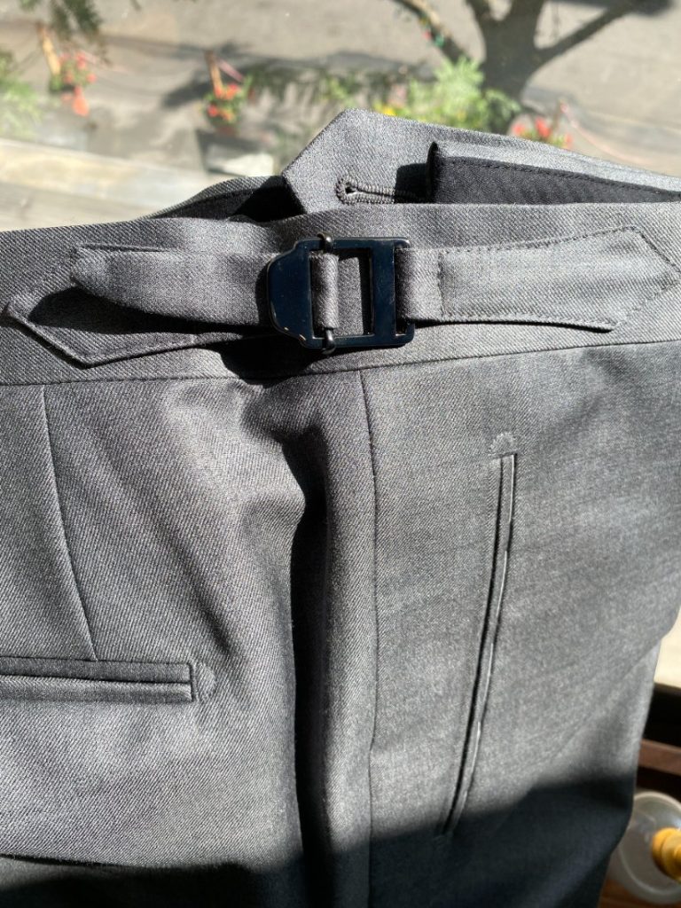 What Are English Side Straps? - Henry A. Davidsen